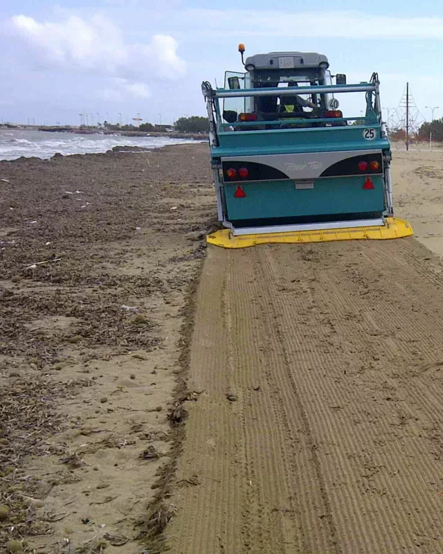 Seaweed collection & removal